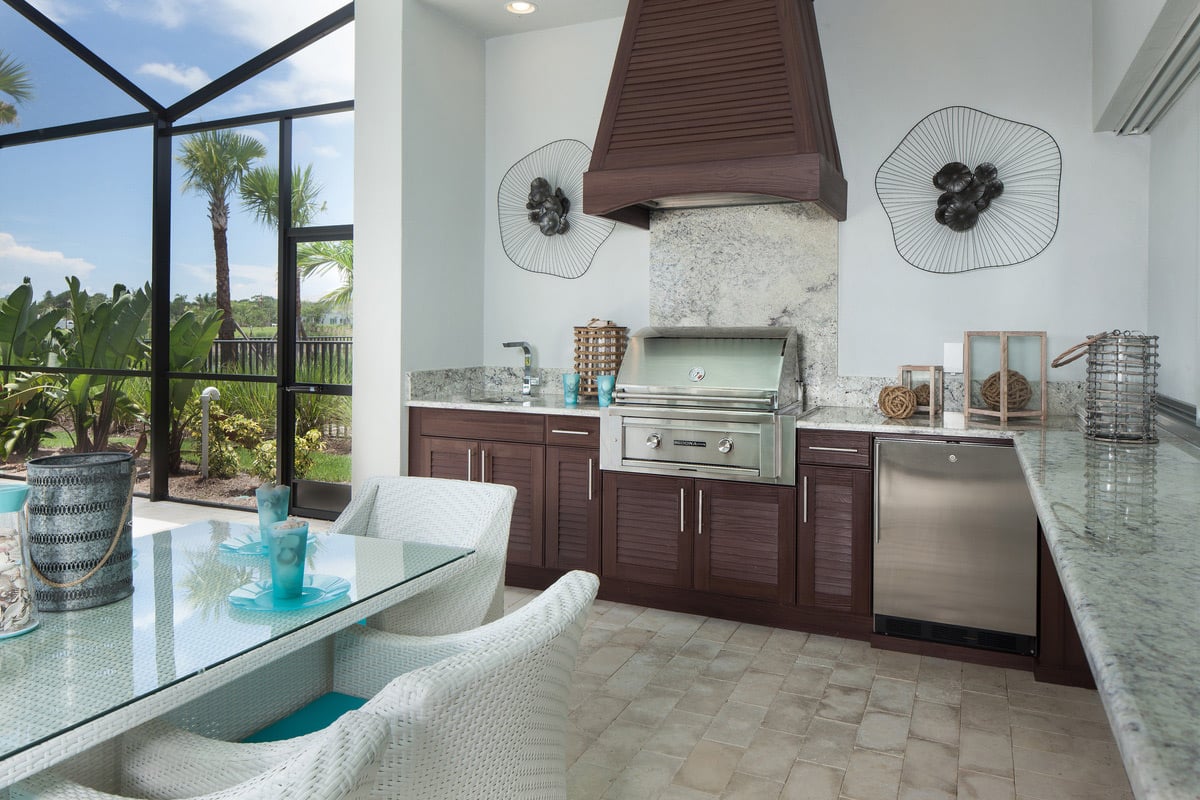 Outdoor Kitchen Features