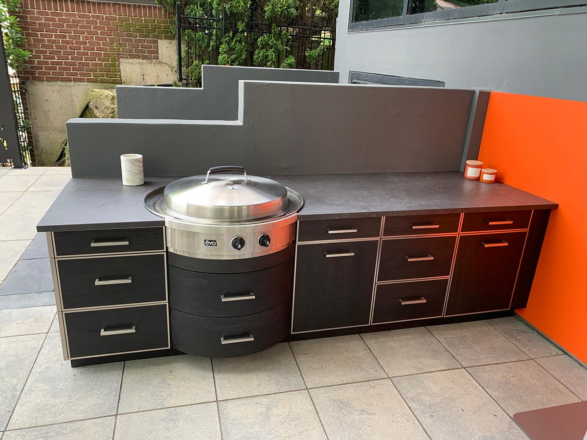 Outdoor Kitchen Features